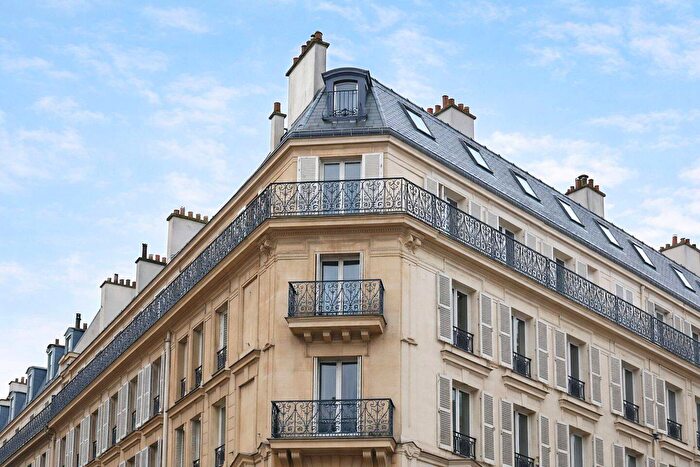Appartement à louer - Saint Philippe du Roule, Paris ème - 3 pièces - 2 chambres