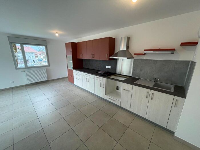 Sales - Appartement 3 pièces à louer