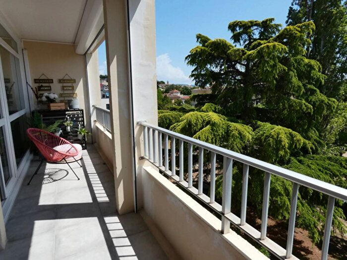 Appartement à louer - Ville-Basse, Montélimar - 3 pièces - 2 chambres