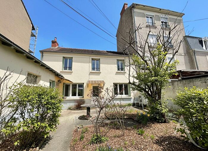 Maison à louer - Centre Ville-Les Marins, Châteauroux - 3 pièces - 2 chambres