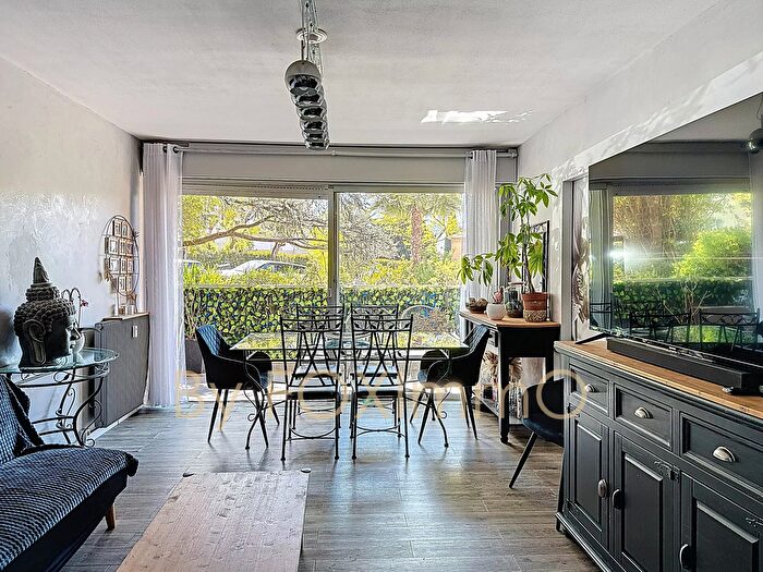 Appartement à vendre - Nice, Corniche Fleurie - 4 pièces - 3 chambres