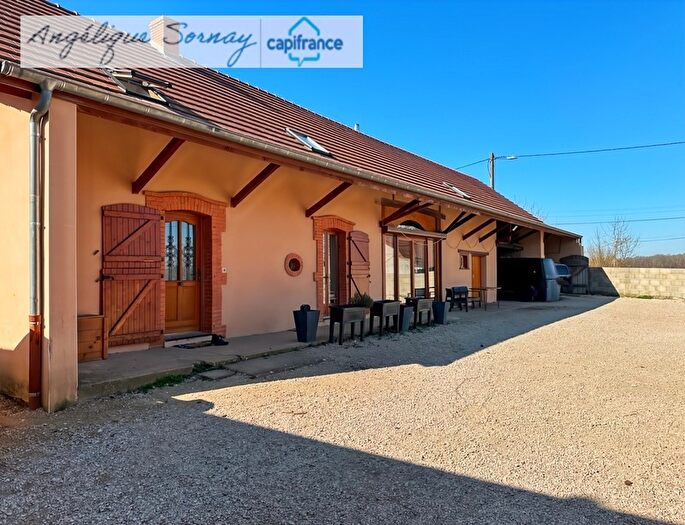 Maison 8 pièces à Rye, à vendre