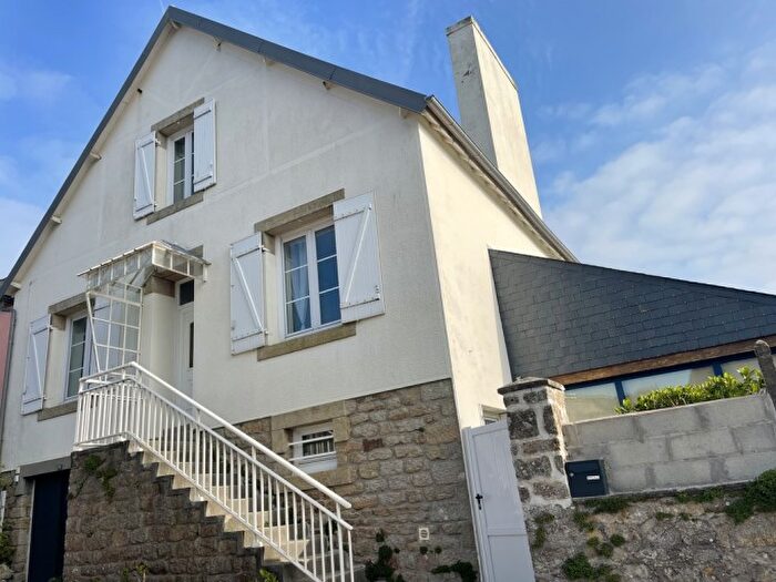 Maison à louer - Plomodiern - 6 pièces - 4 chambres