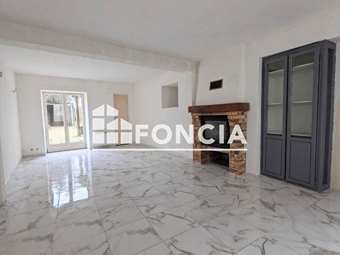 Maison à louer - Beillé - 5 pièces - 4 chambres