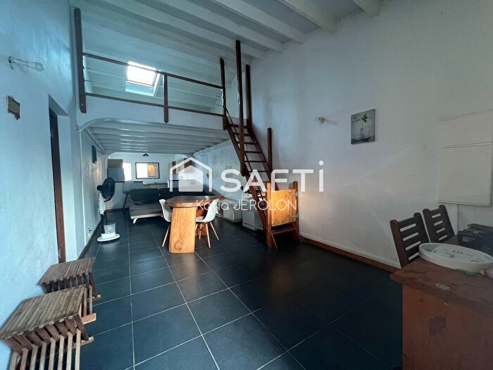 Maison à louer - Les Abymes - 4 pièces - 3 chambres