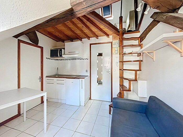 Appartement à louer - Cordeliers, Dijon - 1 pièce