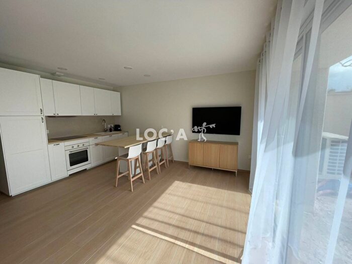 Appartement à louer - Saint-Priest - 3 pièces - 2 chambres