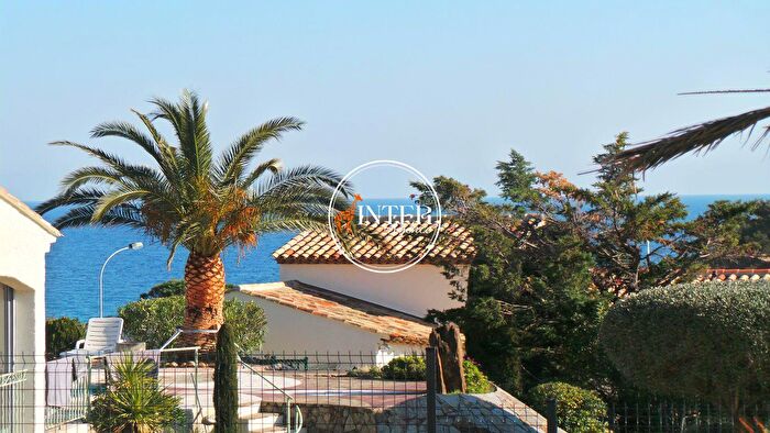 Maison à vendre - Roquebrune-sur-Argens - 6 pièces - 5 chambres