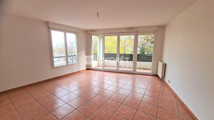 Bron, Eglise - Appartement 3 pièces à louer