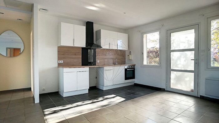 Maison à louer - Pujols-sur-Ciron - 4 pièces - 3 chambres