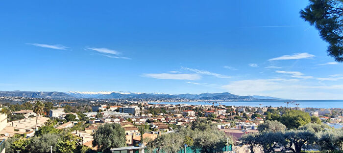 Appartement à vendre - Antibes, Rastines, Super Antibes, Laval, La Fontonne - 4 pièces - 3 chambres