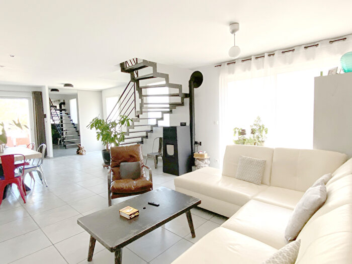 Maison 5 pièces à vendre à Les Chères