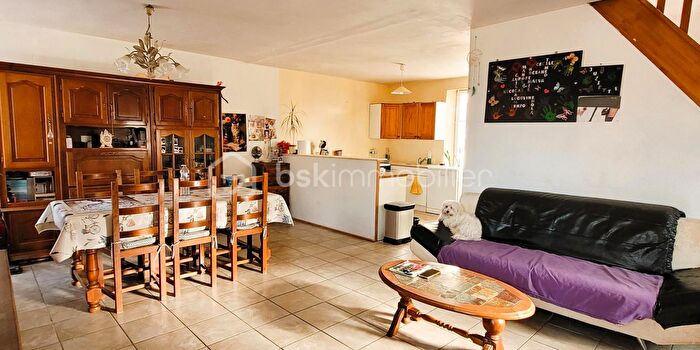 Maison à vendre - Les Corvées-les-Yys - 4 pièces - 2 chambres