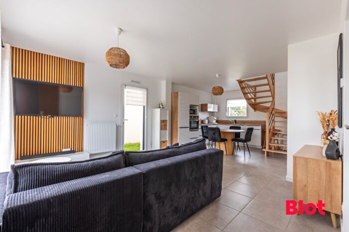 Maison à vendre - Vern-sur-Seiche - 5 pièces - 4 chambres