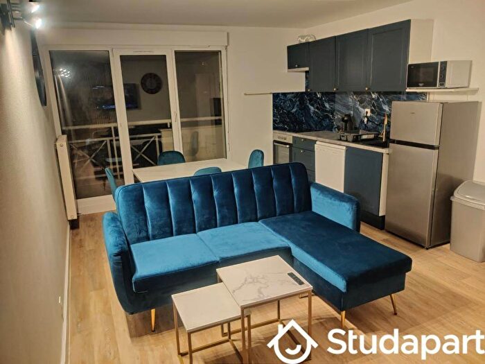 Appartement à louer - Prefecture, Cergy - 1 pièce - 3 chambres