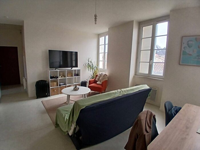 Appartement à louer - Centre Ville Nord, Rochefort - 2 pièces - 1 chambre