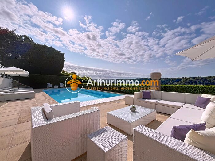 Maison à vendre - Bourgoin-Jallieu, Montbernier, Côteaux - 7 pièces - 4 chambres