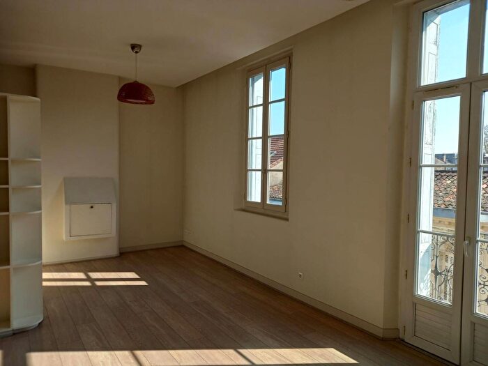 Appartement à louer - Centre ville, Bordeaux - 3 pièces - 2 chambres