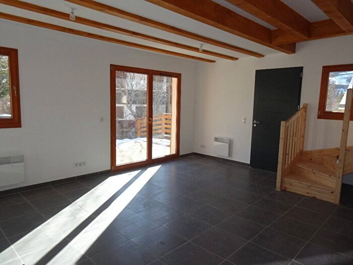 Allos - Maison 4 pièces à louer