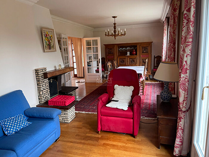 Maison à vendre - Le Mesnil-le-Roi - 5 pièces - 3 chambres