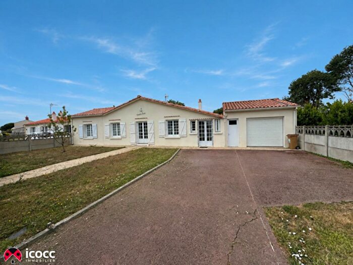 Maison 4 pièces à Grues, à vendre