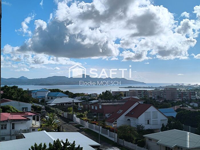 Appartement à vendre - Le Lamentin - 4 pièces - 3 chambres