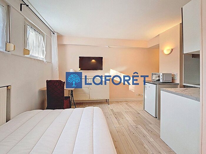 Appartement à louer - Sud, Saint-Nom-la-Bretèche - 1 pièce