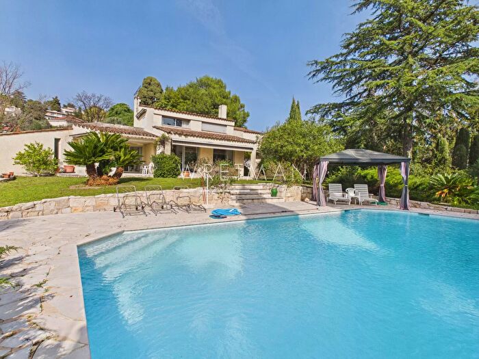 Maison à vendre - Grasse, Saint-Antoine, Aspres, Plascassier - 5 pièces - 4 chambres