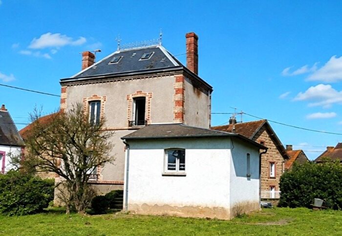 Maison 4 pièces à vendre - Moutier-Rozeille