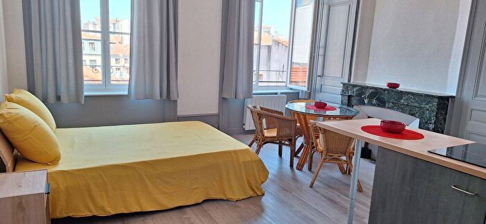 Colline des Pères-Tardy, Saint-Étienne : Appartement 1 pièce à louer