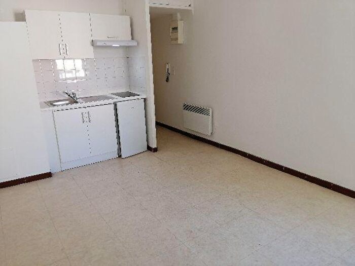 Appartement à louer - Salon-de-Provence, Centre-ville - 1 pièce