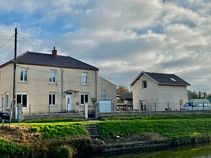 Maison à vendre - Saint-Vallier - 5 pièces - 3 chambres