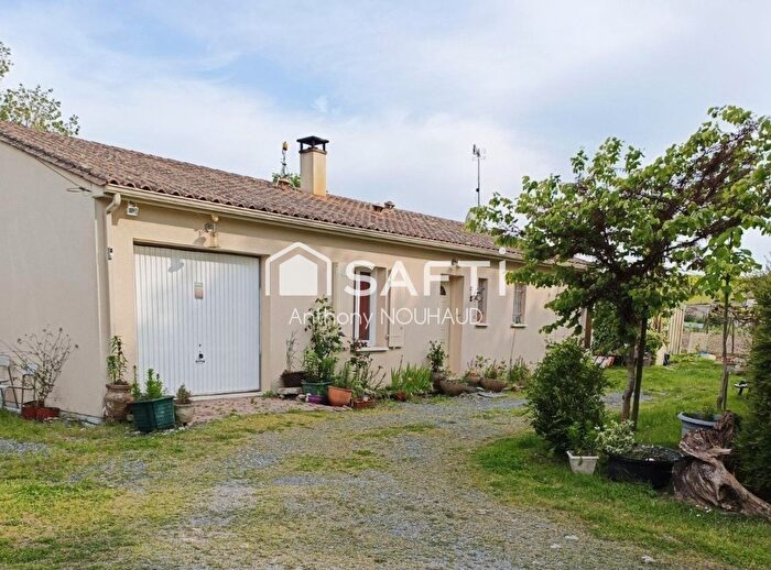 Maison à vendre - Lignières-Sonneville - 3 pièces - 2 chambres