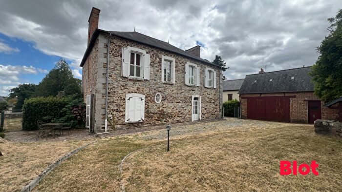 Saint-Aubin-d'Aubigné - Maison 8 pièces à vendre