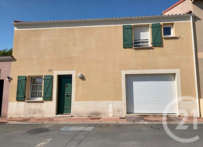 Maison 5 pièces à vendre à La Roche-sur-Yon, Pyramides, Jean-Yole