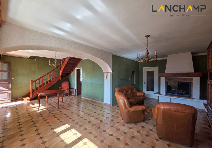 Anglefort : Maison 11 pièces à vendre