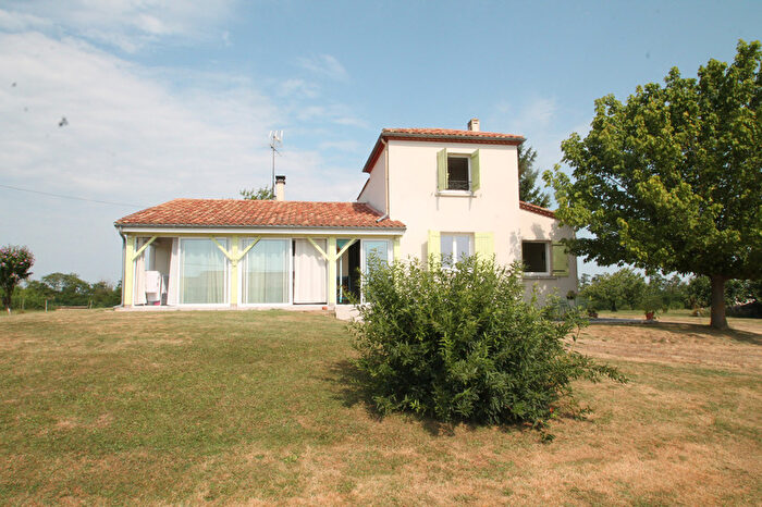 Maison à vendre - Caumont-sur-Garonne - 5 pièces - 4 chambres