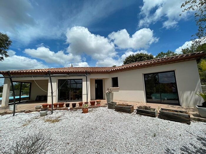 Maisons à vendre et appartements à louer - 1