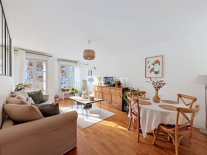 Appartement 3 pièces à vendre à Saint-Cyr-l'École, Hôtel de ville
