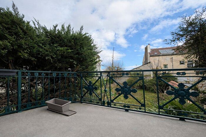 Appartement à louer - Les Parterres, Saint-Germain-en-Laye - 1 pièce