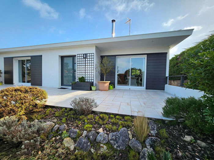 Maison à vendre - Saint-Gilles-Croix-de-Vie - 9 pièces - 6 chambres