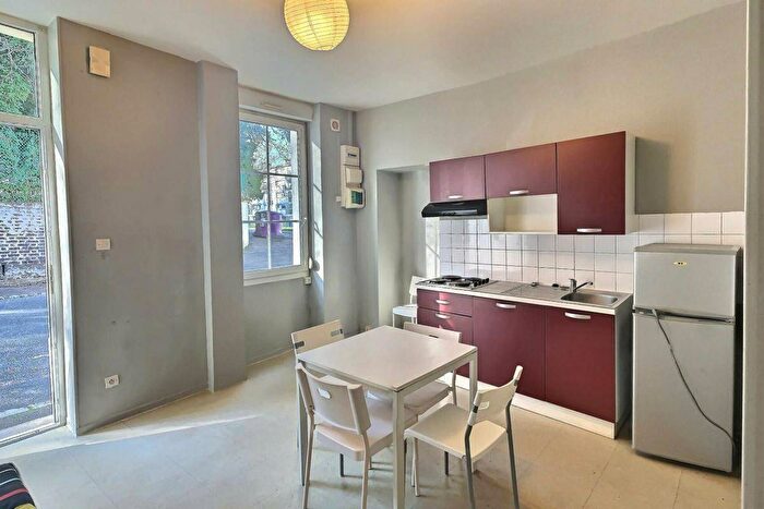 Appartement à louer - La Couronne-Saint Henri, Le Creusot - 1 pièce