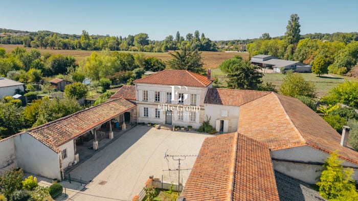 Maison 11 pièces à Fléac, à vendre
