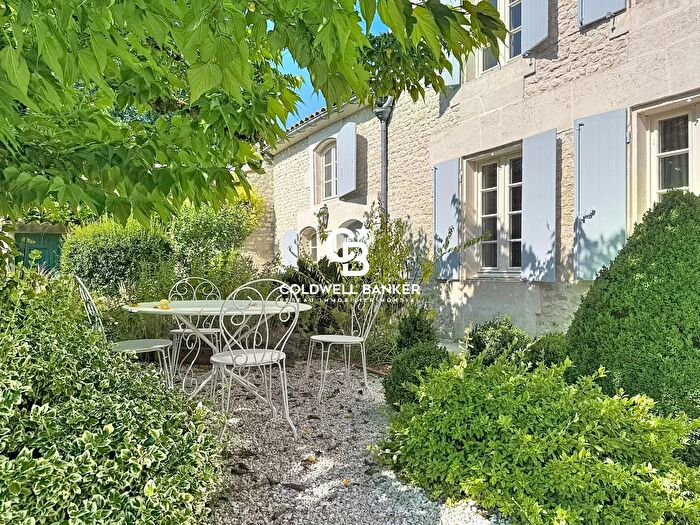 Saint-Fort-sur-le-Né : Maison 7 pièces à vendre