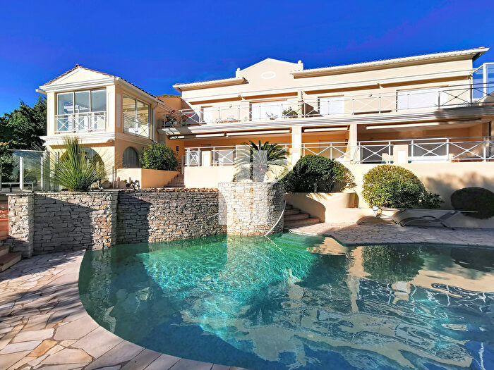 Appartement à vendre - Saint-Raphaël, Santa-Lucia - 3 pièces - 2 chambres