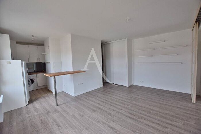 Chevry Centre, Gif-sur-Yvette : Appartement 1 pièce à louer
