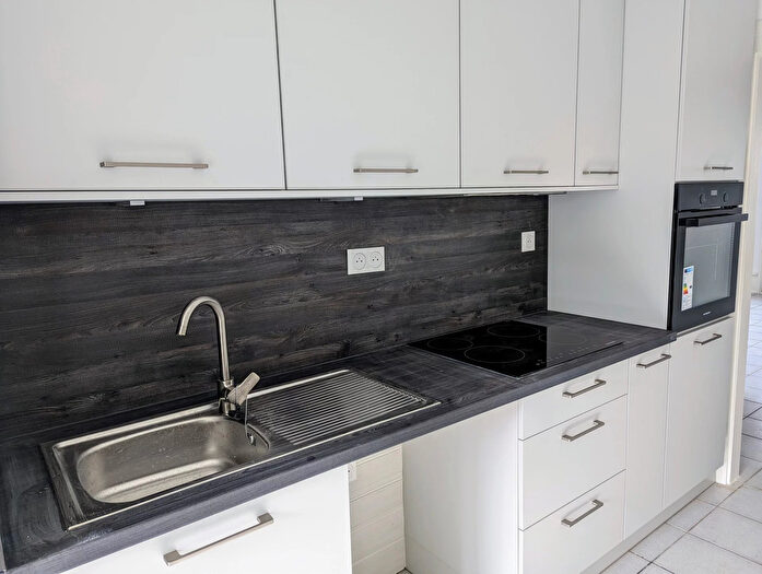 Appartement à louer - Saint-Louis, Centre-ville - 3 pièces - 2 chambres