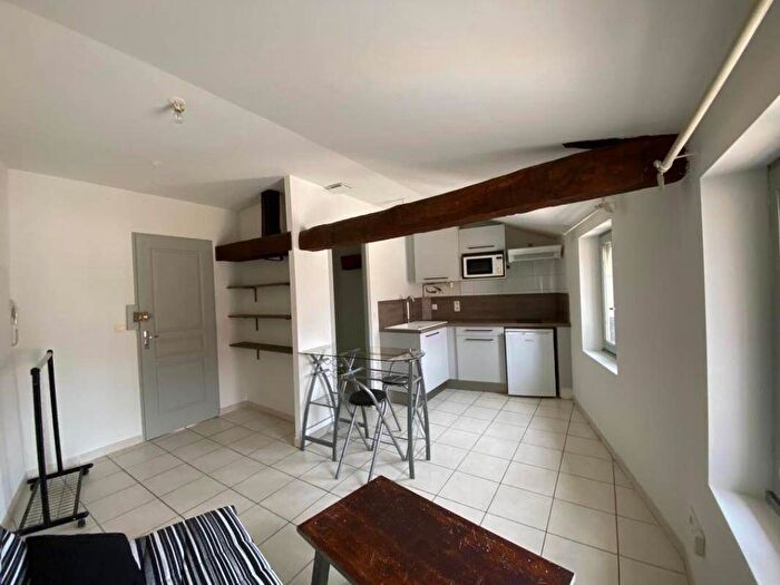 Centre Ville, Castres : Appartement 1 pièce à louer
