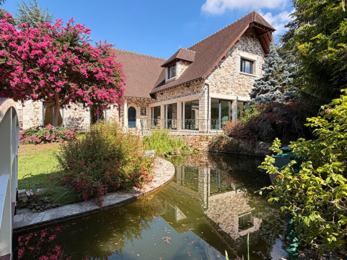 Maison 7 pièces à Ivry-la-Bataille, à vendre