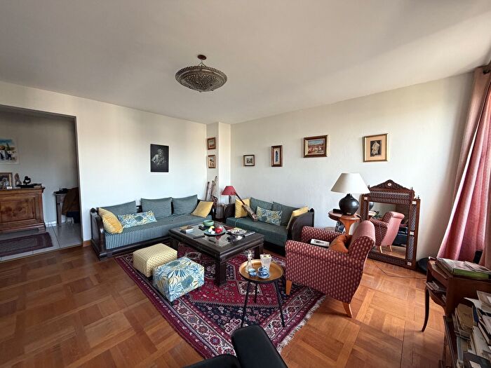Rueil-Malmaison, Richelieu, Chataigneraie : Appartement 4 pièces à vendre